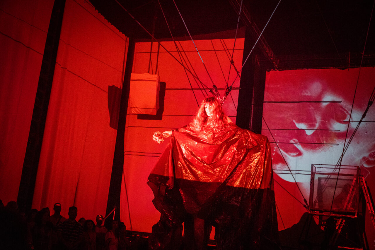 SONS - Ser o no ser | Teatro Inmersivo de La Fura dels Baus en Buenos Aire